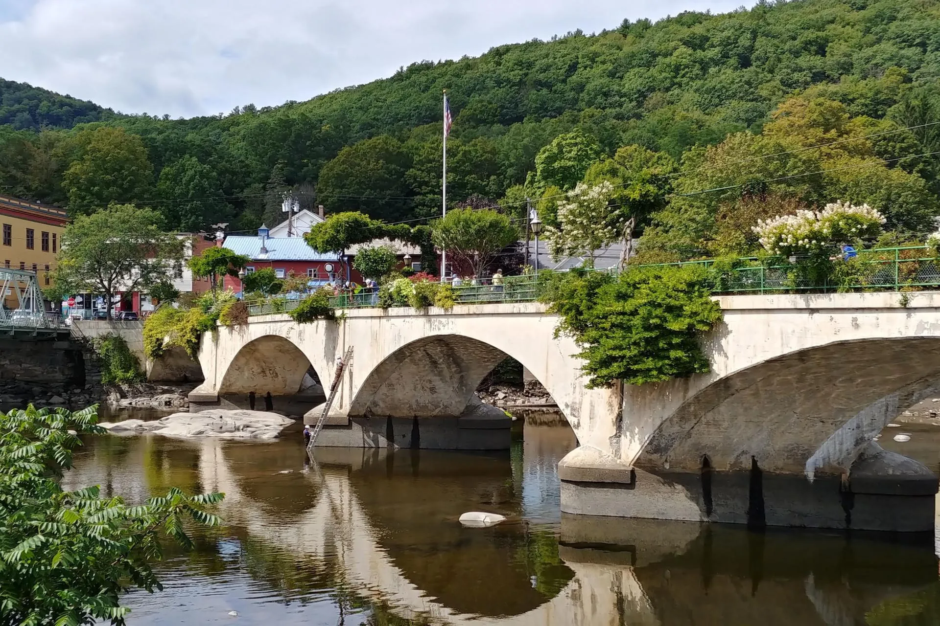Bridge of Flowers